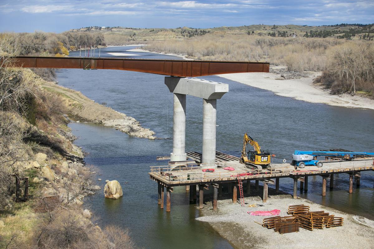 Billings steel company manufacturing girders for Yellowstone River bridge