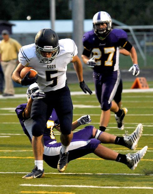 Cody's Noah Rivera pushes down the field | High School Football ...