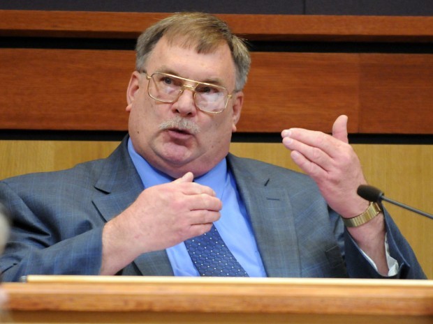 Detective testifies at triple-murder trial