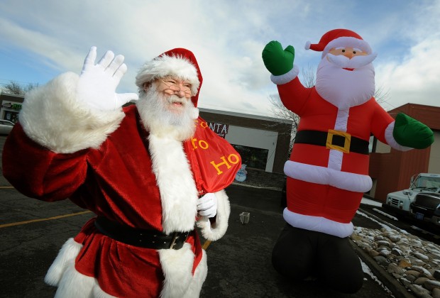 Entrepreneurs: Real-bearded Santa sets up shop in Magic City