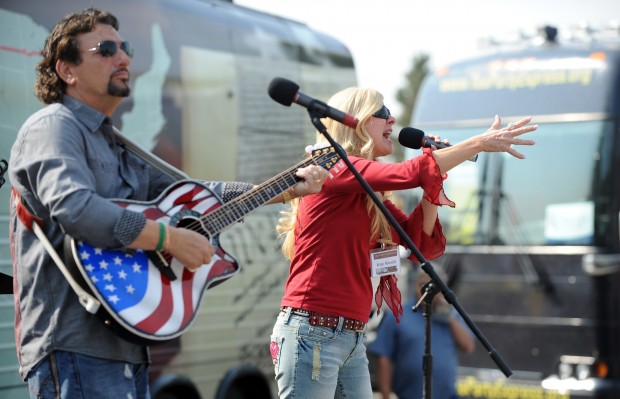 Tea Party Express rolls into Billings