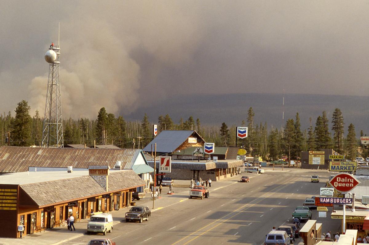 As Yellowstone burned, tourists left and fire crews pumped much-needed ...