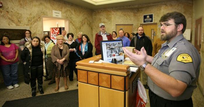 Courthouse security guard gives 'a reason to smile'