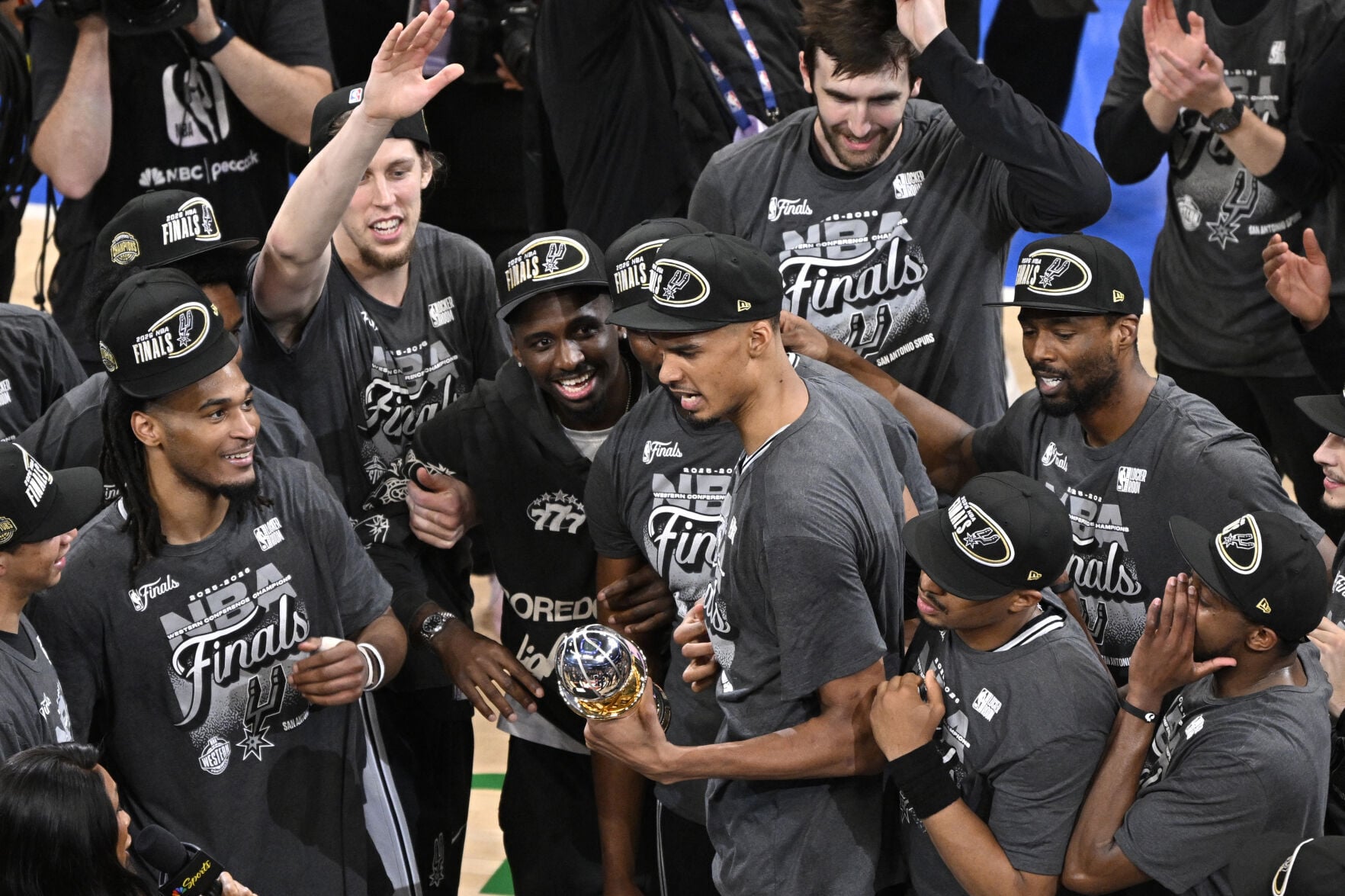 Spurs beat defending champ Thunder in Game 7 of West Finals