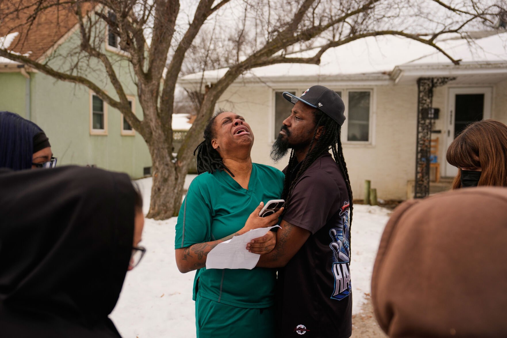 ICE memo authorizes home entry without judge-signed warrants