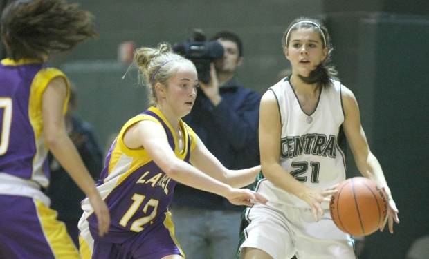 Central girls hoping to keep run of tournament hardware going