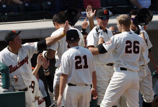 Mustangs regain lead in back-and-forth North Division race