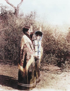 Tuell family claims artist sells replicas of photos