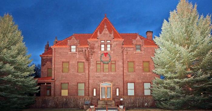 Moss Mansion preserves family history