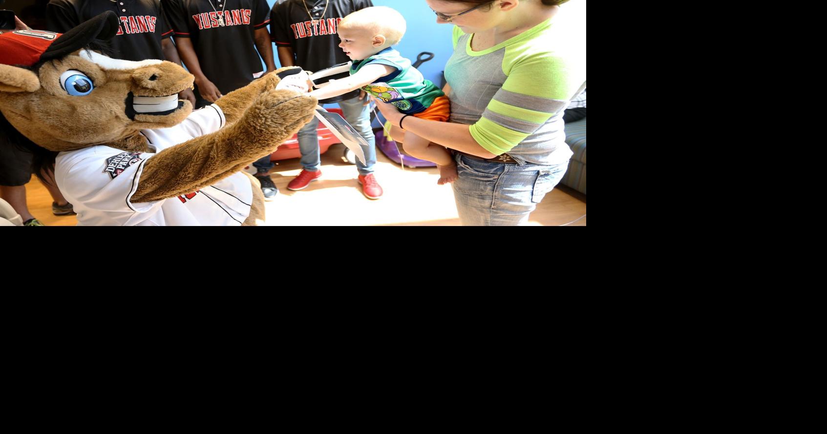 Billings Mustangs mascot visits children in the pediatric unit