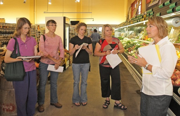 Local dietitian gives grocery store tours to promote good eating habits