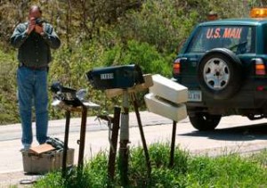 5 injured by bombs in rural mailboxes