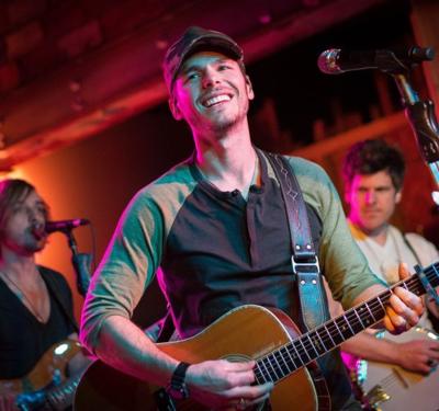 Country singer Granger Smith packs the Pub Station Sunday night