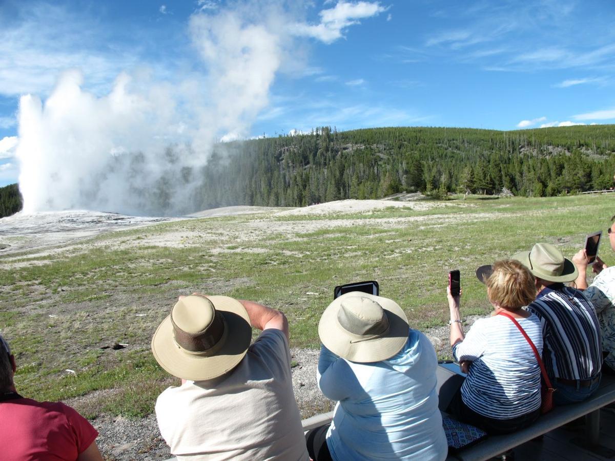 Yellowstone visitors spend nearly $500M near park in 2015