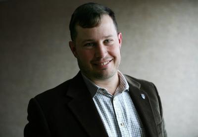 Wounded veteran speaks on hunting, healing