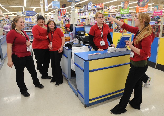 Shoppers, stores get early start on Black Friday