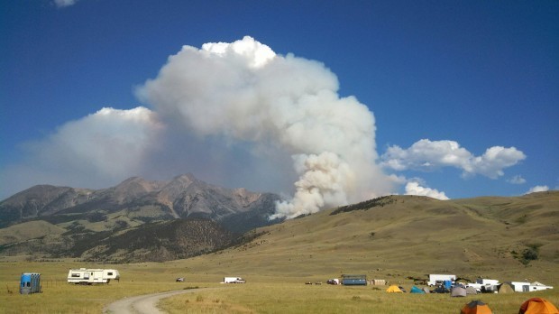 Strong winds, warm weather spur on Emigrant fire