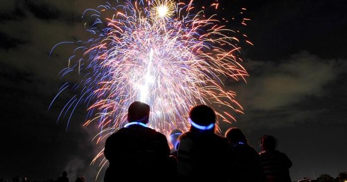 Castle Rock fireworks draw crowd for 'ooohs' and 'aaahs'
