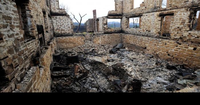 Rain helps fire crews make progress on Ash Creek fire; Highway 212 reopens