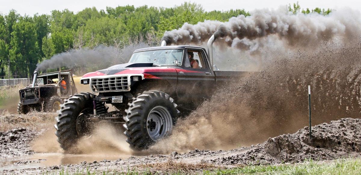 Gettin' dirty: Mud racers kick off season with a splash | Local News ...