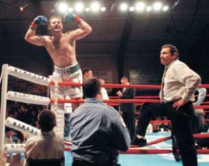 Late night at the fights: Pro boxing card at Shrine kept fans ...