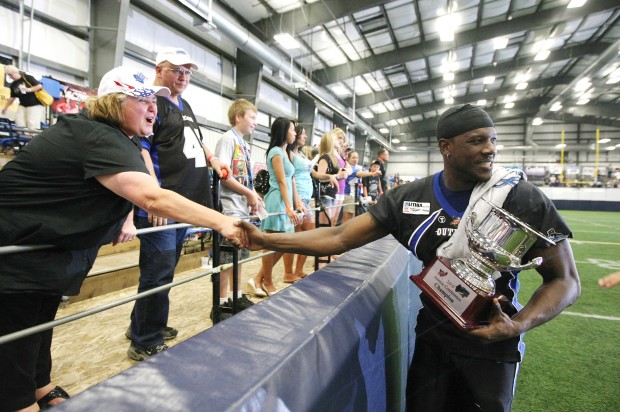 Outlaws move on to the title game