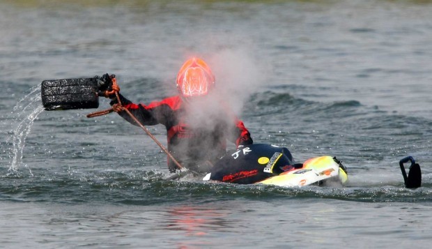 Feature Photos: Thunder on the water