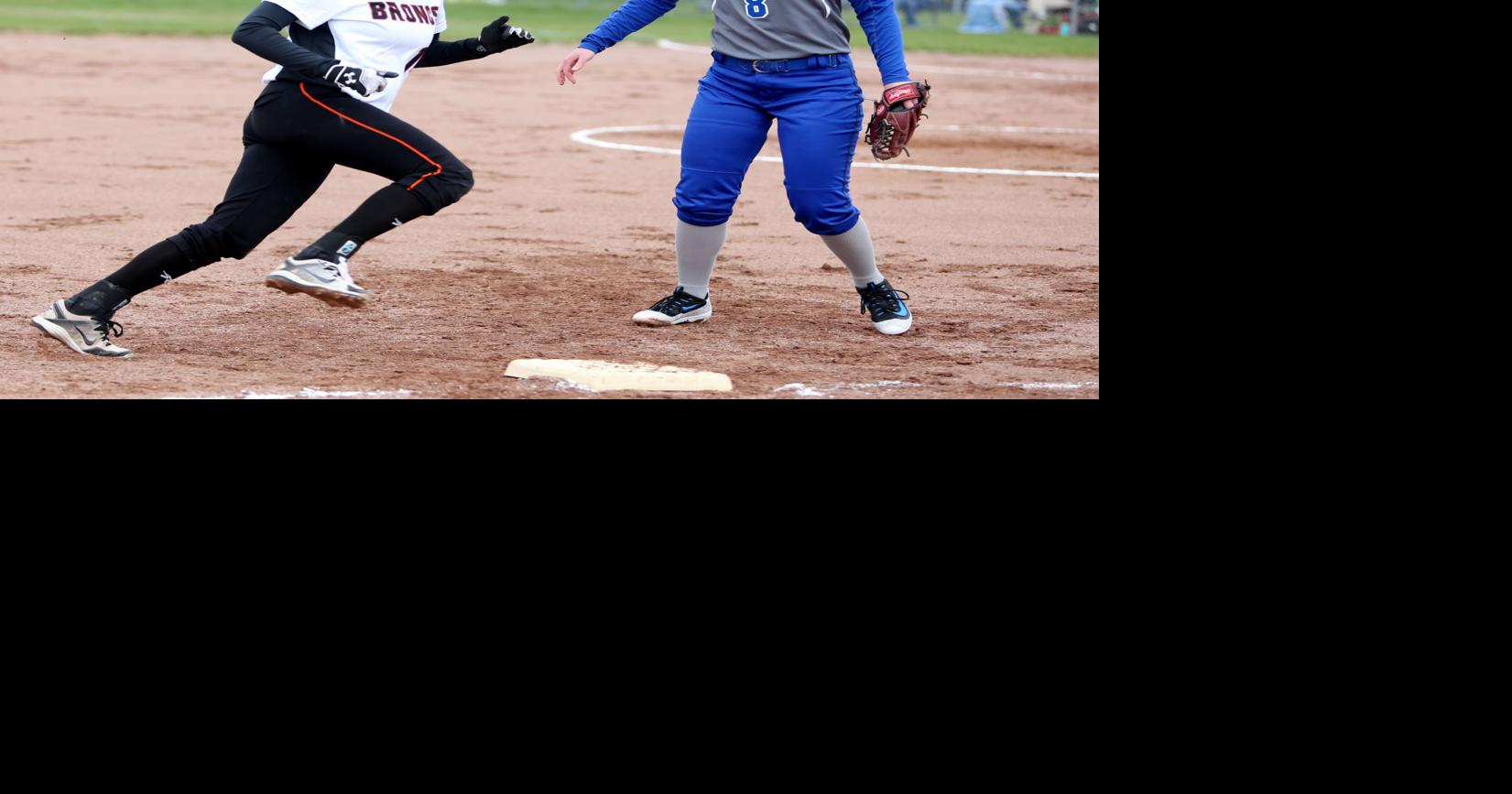 Sydney Norwood and Briana Guse