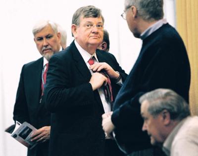 Wyoming's governor race takes shape