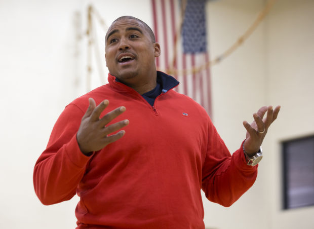 Former Columbus player Dwan Edwards tells youth to surround themselves ...