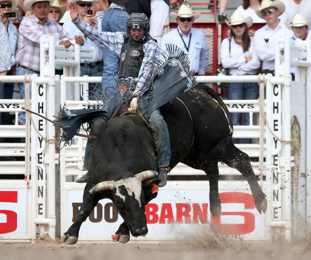 Glause, Willis work overtime to make NFR together