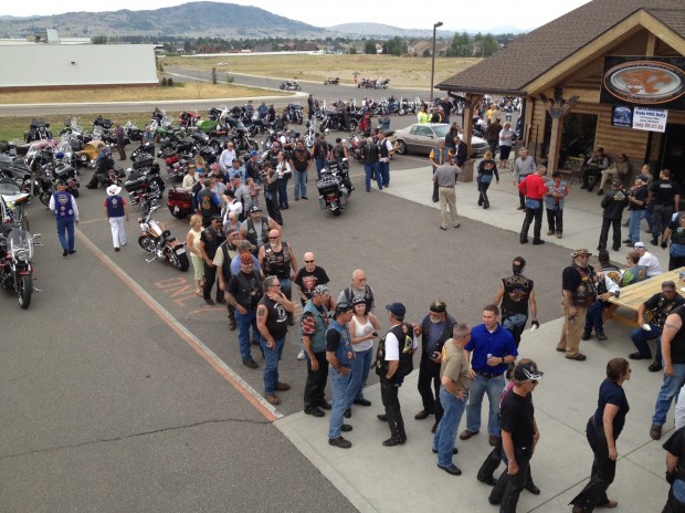 Procession under way taking remains of veterans to Fort Harrison for burial