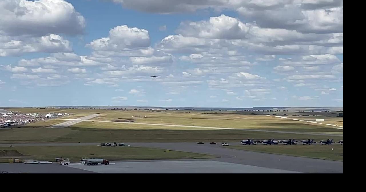 F35 fighter demonstration during the Yellowstone International Air Show