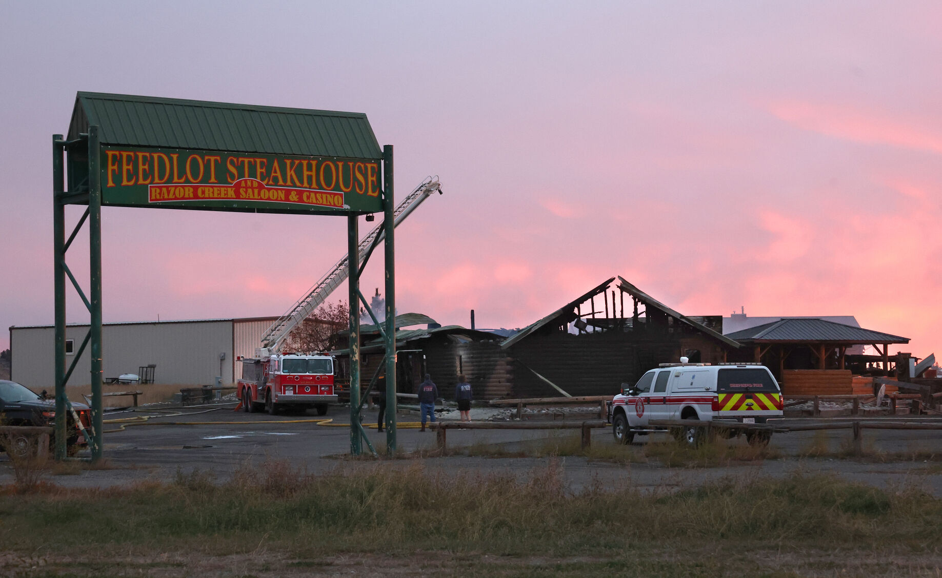 Fire destroys Feedlot Steakhouse in Shepherd