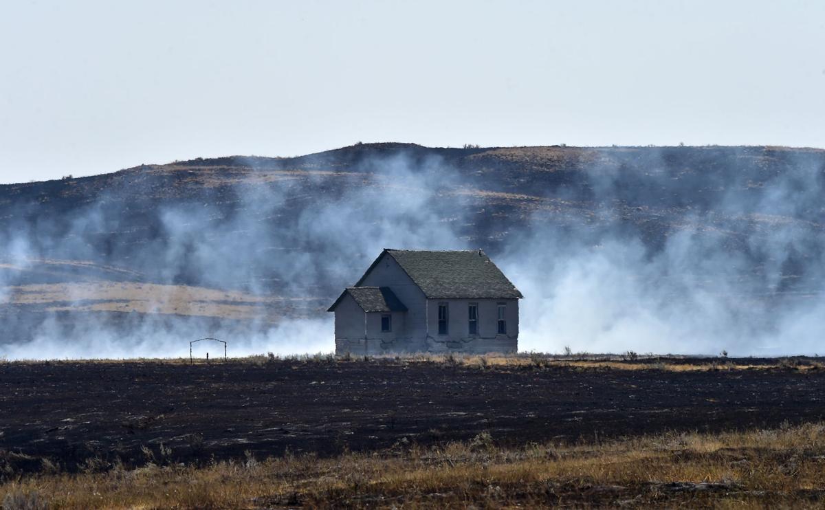 Lodgepole Complex fire shifts, grows to 226,000 acres; homes burned