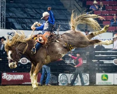 Wyoming's Brody Cress wins Xtreme Broncs Finals in Rapid City