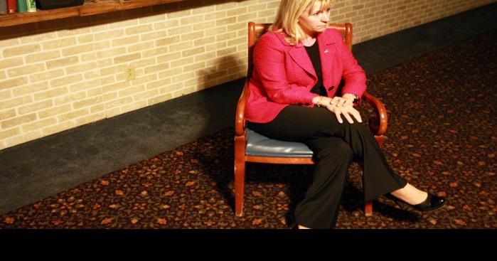 Liz Cheney focused on 2012, backing Romney