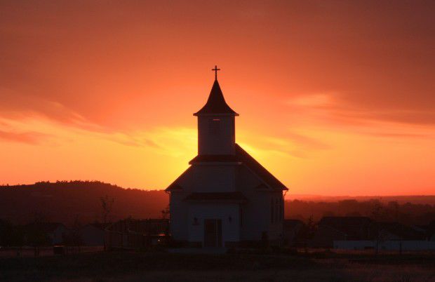 Sunrise services harken back to 1st Easter, starting in darkness and ...