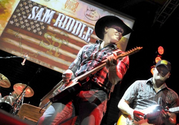 Ex-Griz basketball player a budding country music star in Las Vegas