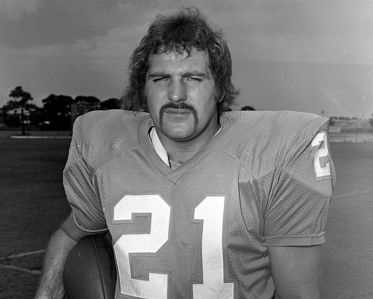 Former Wyoming Cowboys star Jim Kiick, RB on famed '72 Miami Dolphins ...