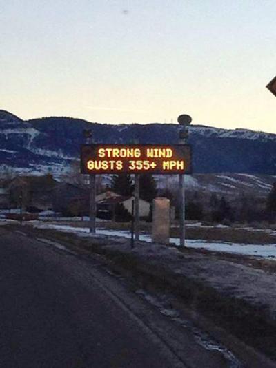 335 mph wind in Wyoming? Electronic sign causes social-media storm