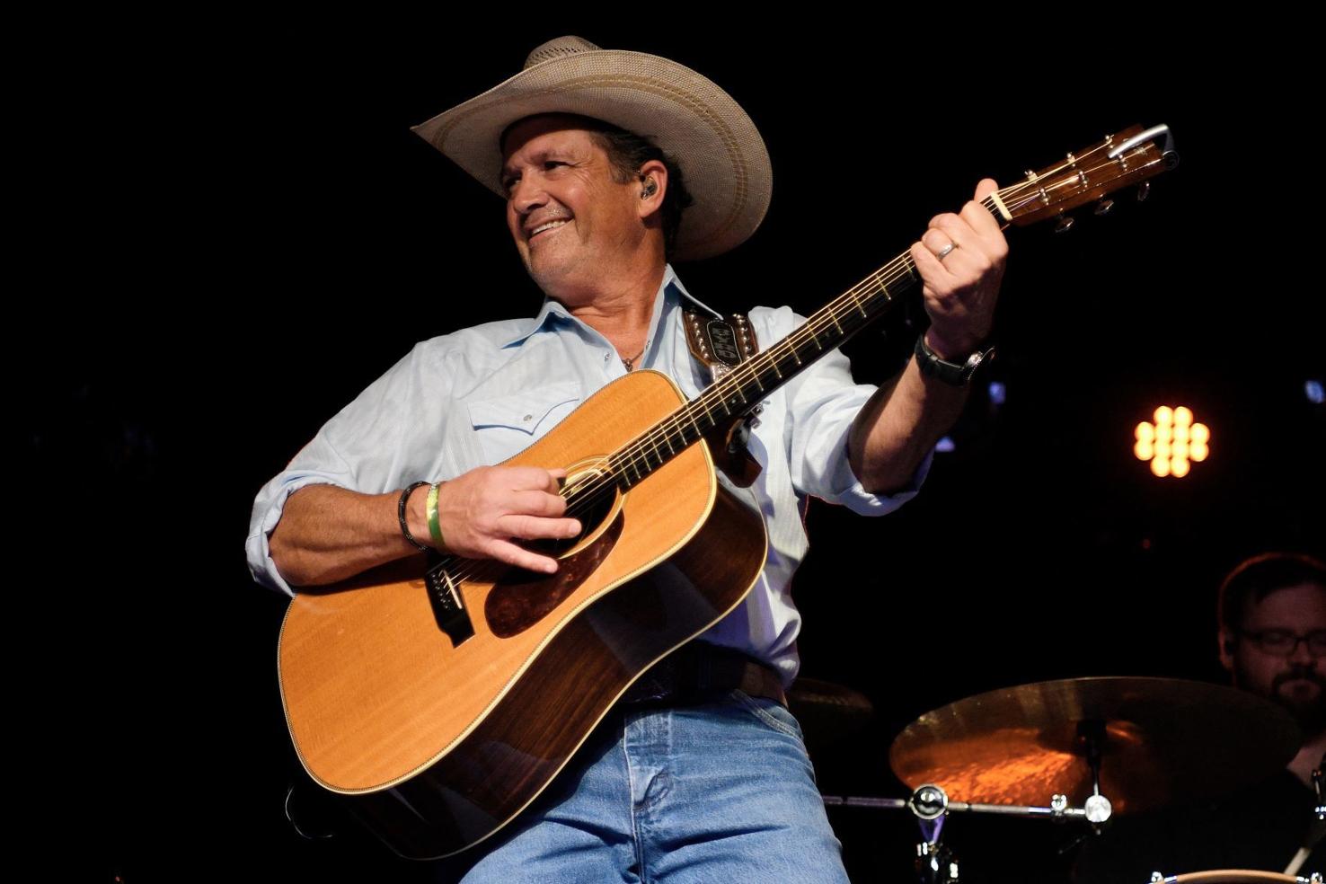 Photos: Country star Tracy Byrd performs at the PUB Station | Music ...