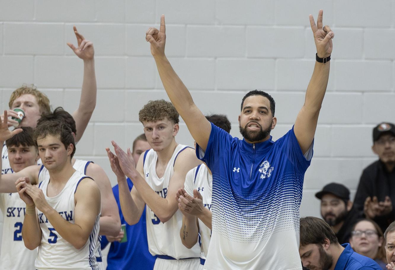 Photos: Bozeman Gallatin at Billings Skyview boys basketball