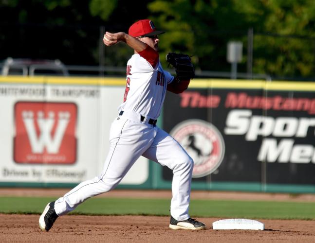 Santillan's strong outing helps Mustangs top Rockies, Pint