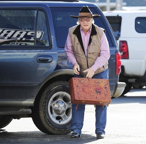 Leachman bankruptcy dismissed; creditors could take his ranches