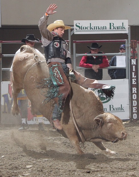 Bull rider Glause makes rare stop at NILE Rodeo | Rodeo ...