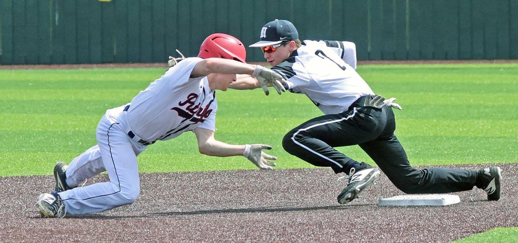 Mandan's senior-heavy roster ready to roll