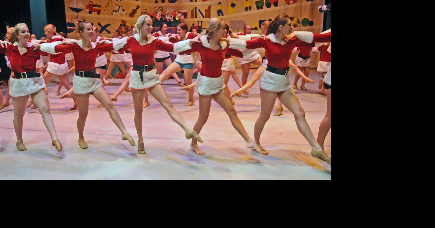 'A Christmas Carol' dance brings fresh look to classic
