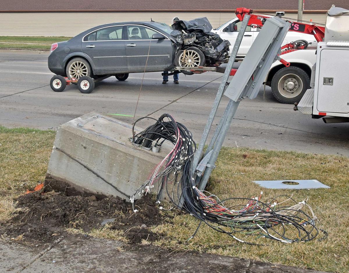 New traffic signal cabinet, controller to be installed
