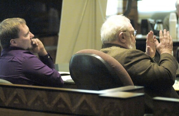 Albaugh told officer Unruh stabbed him, officer testifies in third day ...